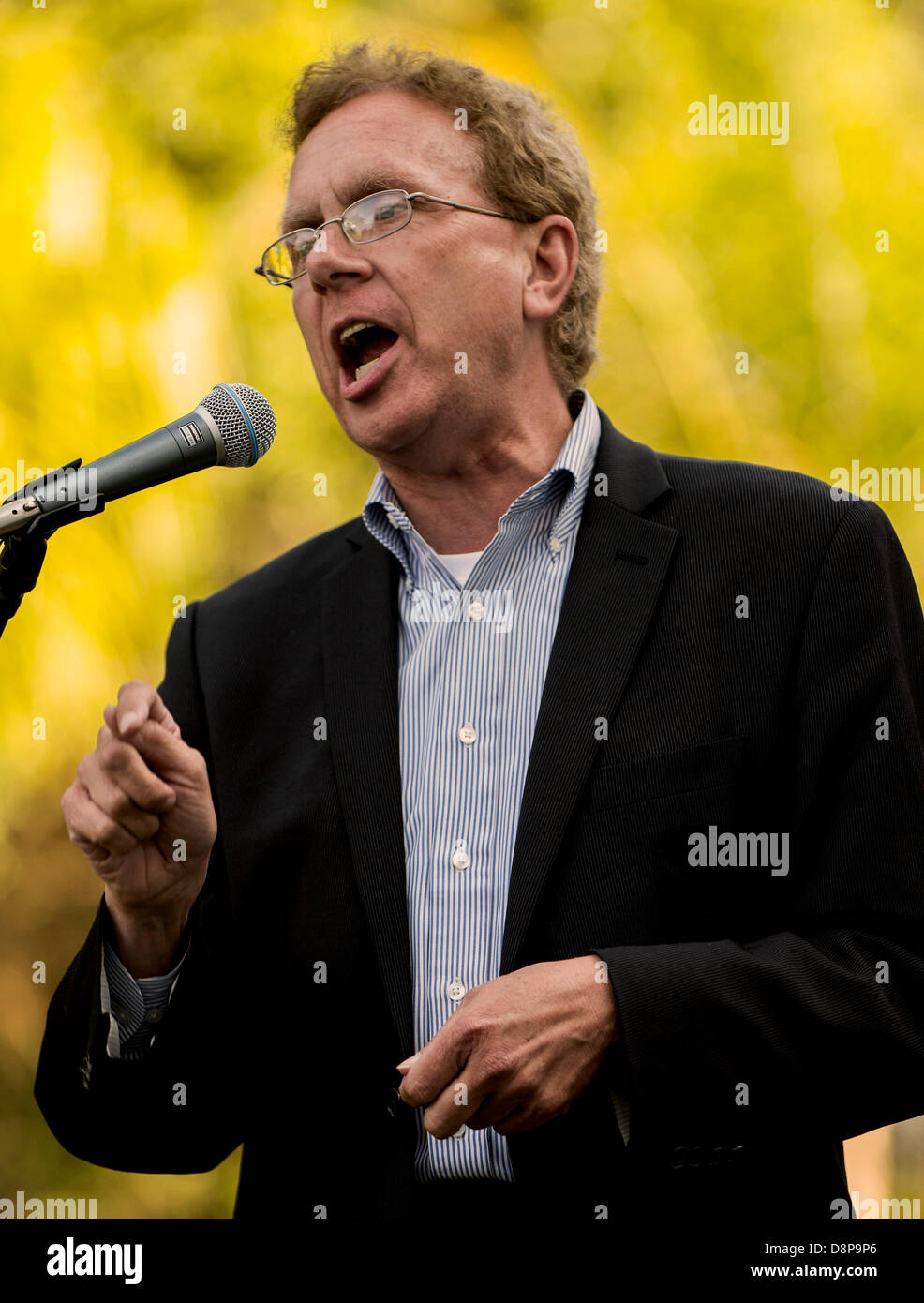 Beverly Hills, California, USA. 1st June, 2013. Journalist and author ...