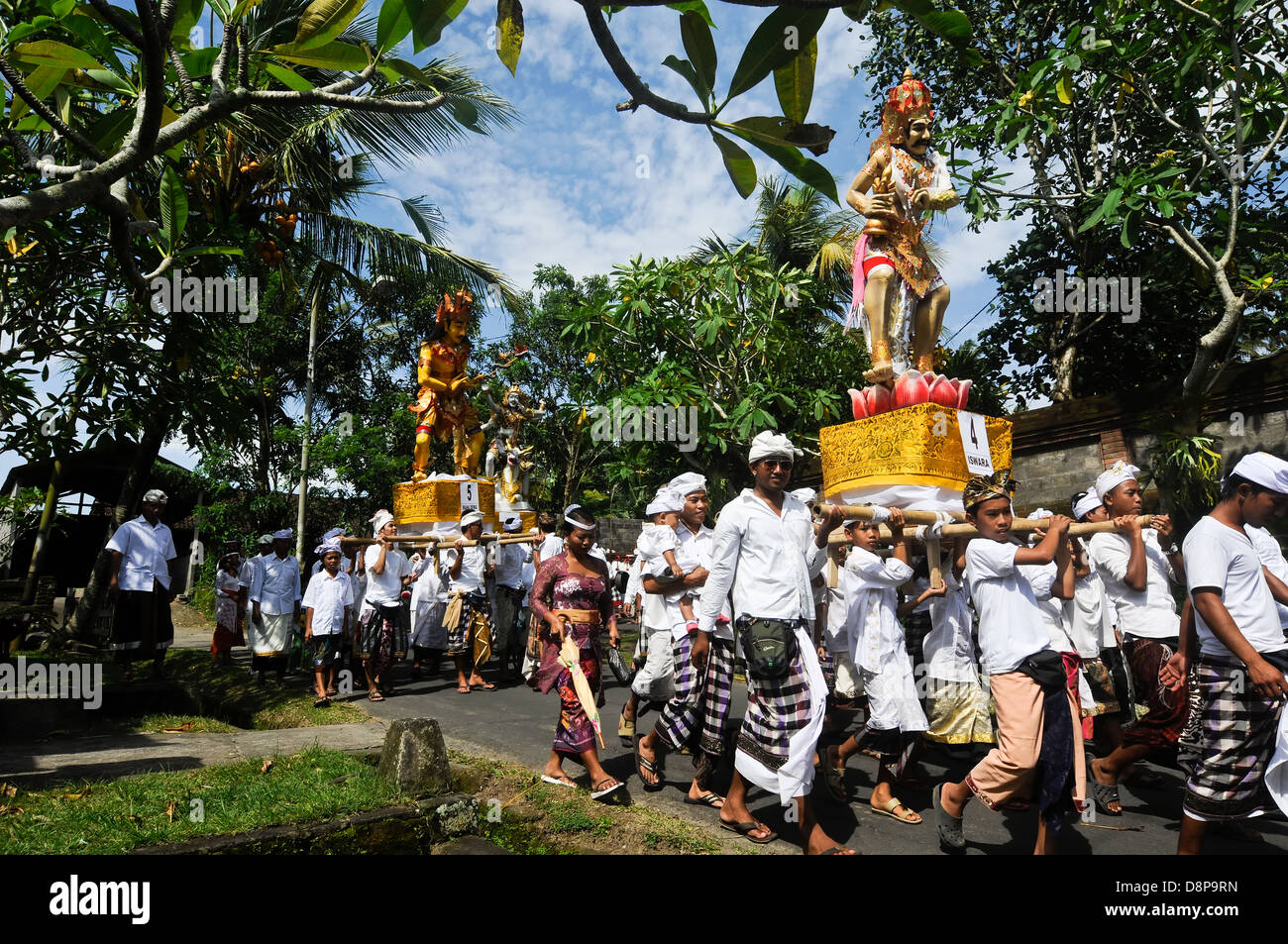 Hindu rituals on the Indonesian island of Bali Stock Photo - Alamy