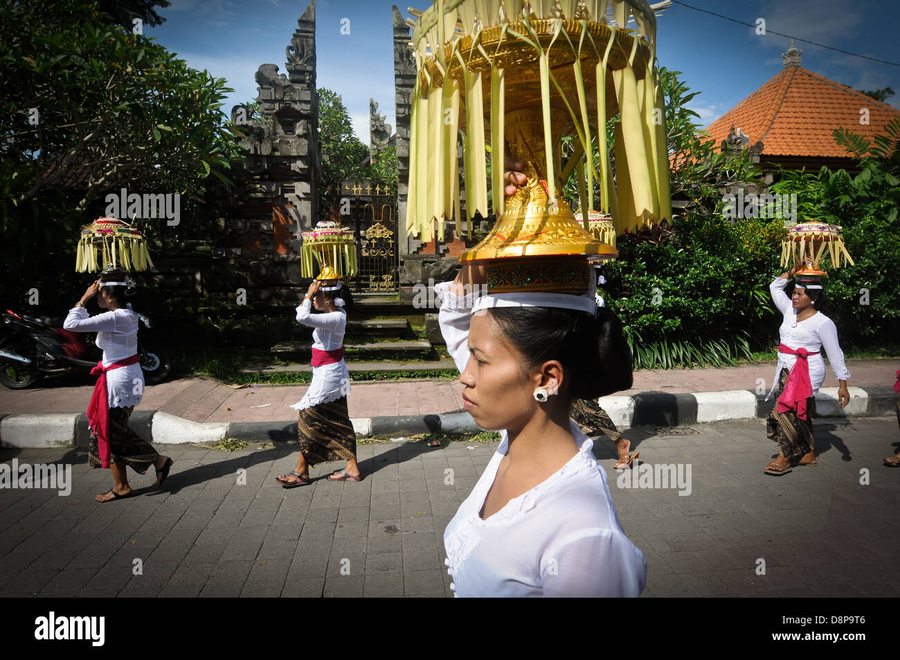 Hindu rituals on the Indonesian island of Bali Stock Photo - Alamy