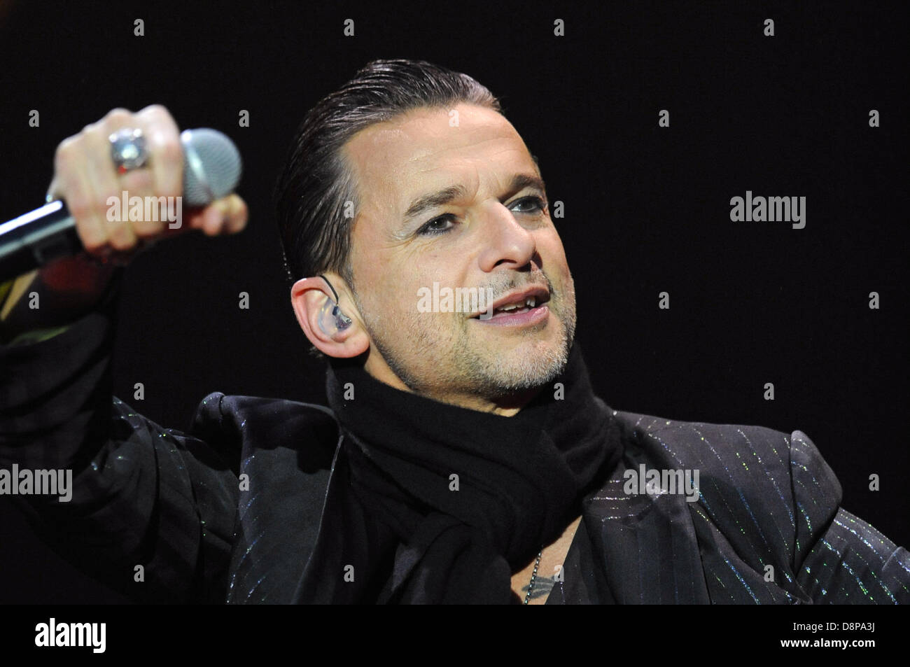 Singer david gahan depeche mode hi-res stock photography and images - Alamy