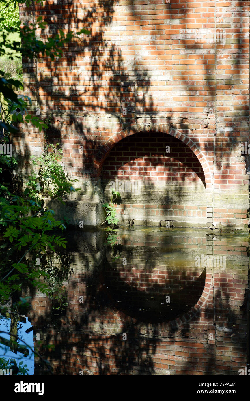Arch brickwork hi-res stock photography and images - Alamy