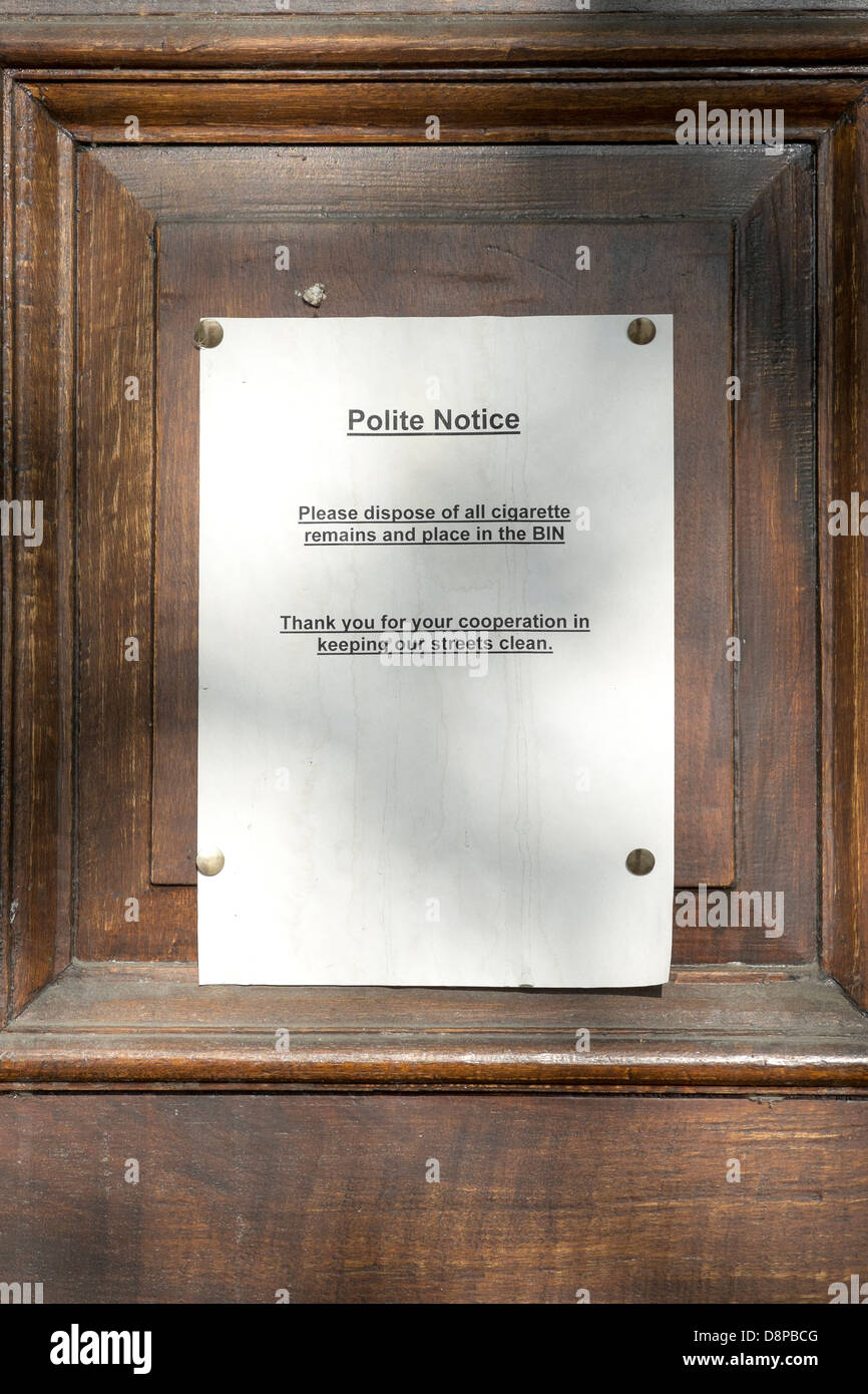 Notice pinned to door hi-res stock photography and images - Alamy