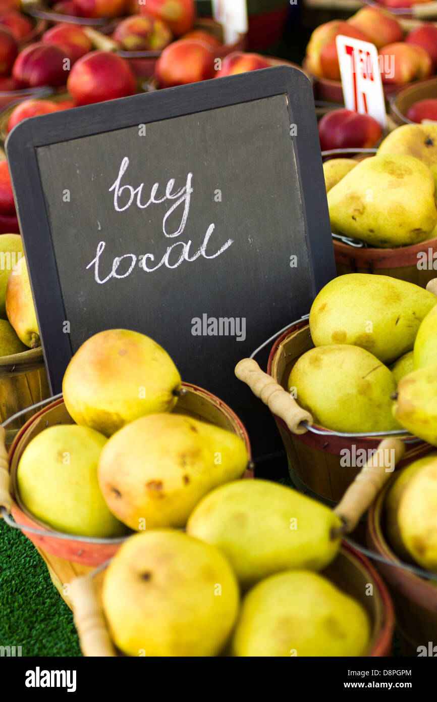 Fresh produce on sale at the local farmers market Stock Photo - Alamy