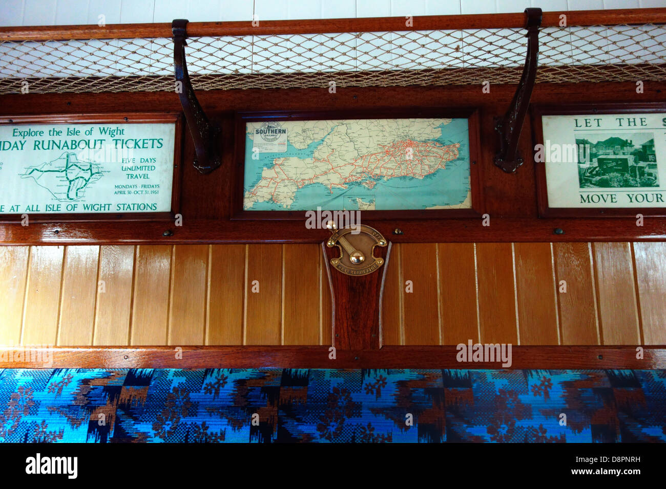 Overhead compartment hi-res stock photography and images - Alamy