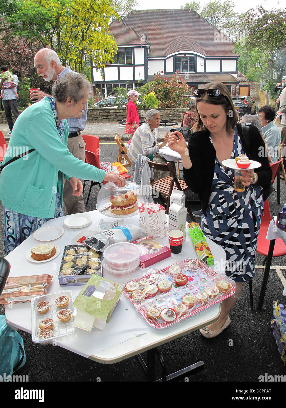 Suburban party hi-res stock photography and images - Alamy