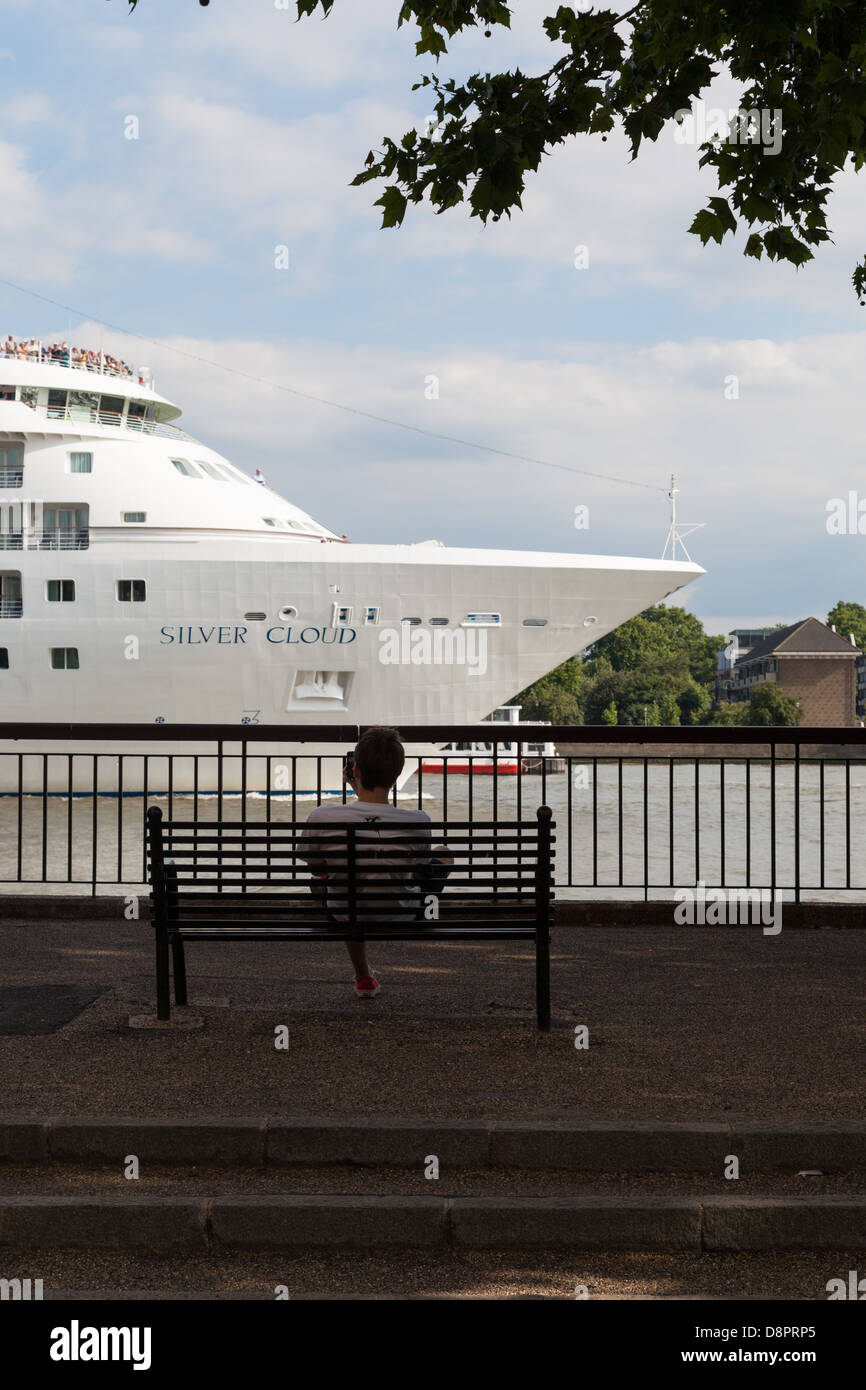 Wapping new stairs hi-res stock photography and images - Alamy