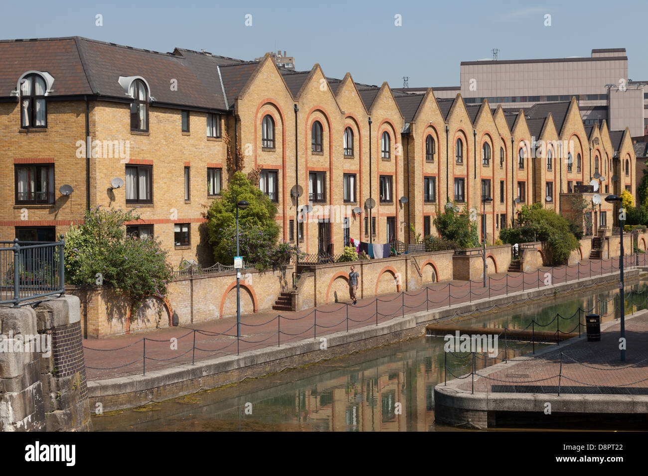 Wapping ornamental canal, Wapping, London Stock Photo - Alamy
