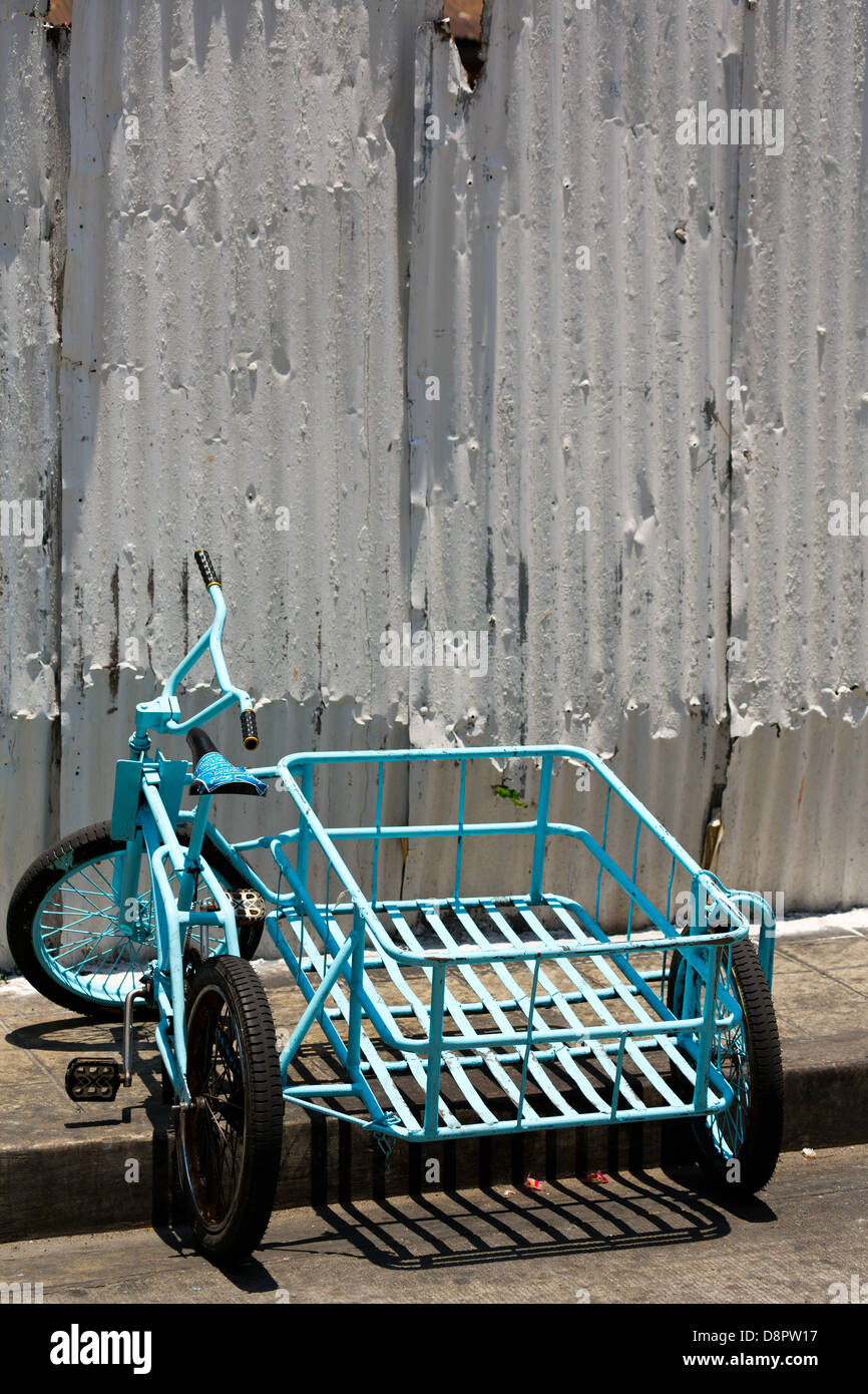 Tricycle transport asian philippines hi-res stock photography and ...