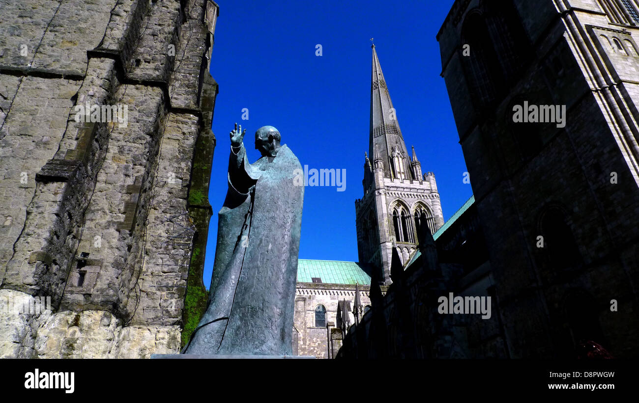 Millenium statue of Saint Richard by Philip Jackson at the Cathedral of ...