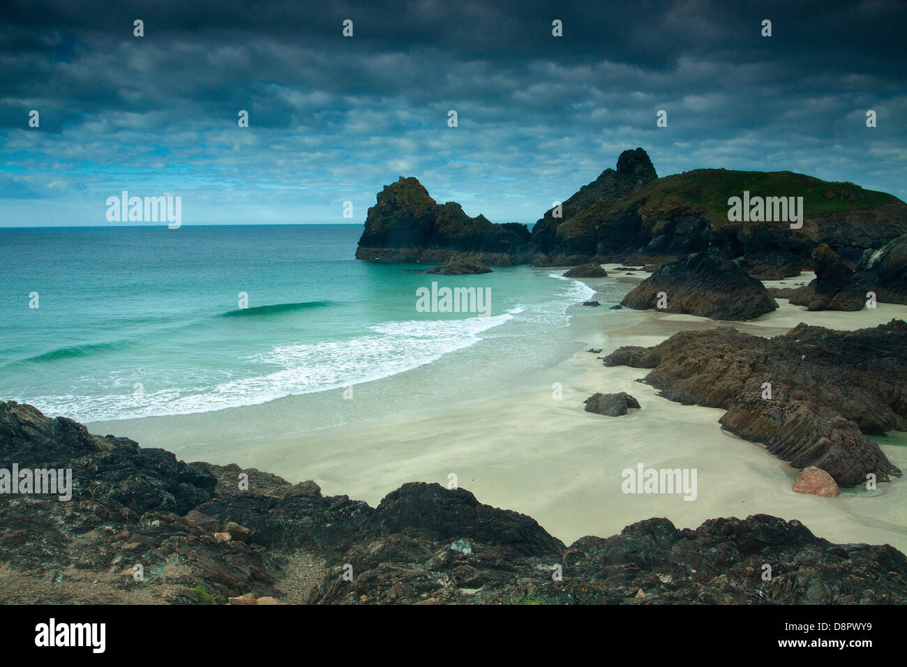 Kynance Cove near Lizard, on the Lizard Peninsula, Cornwall Stock Photo ...