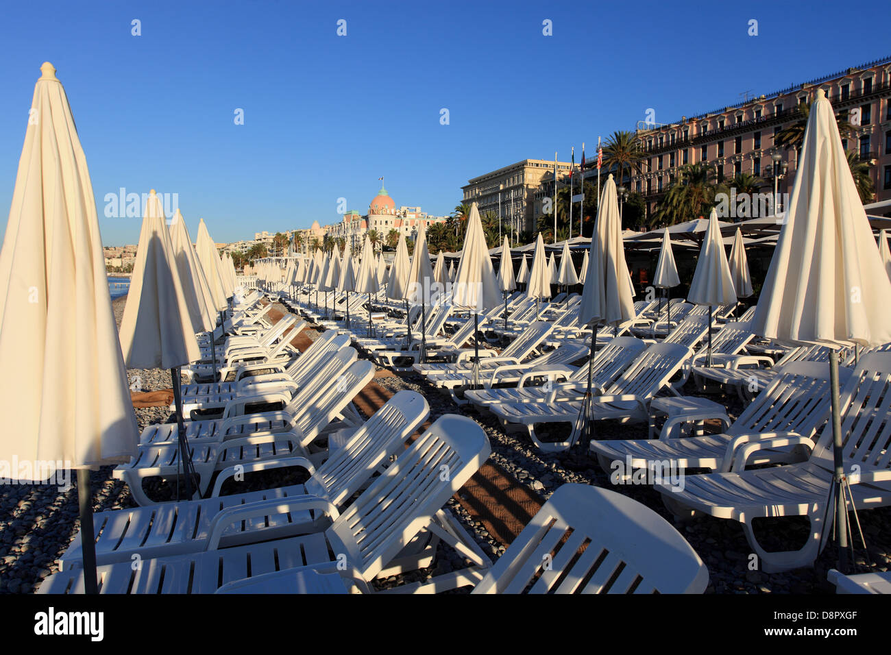 Empty scenic beach hi-res stock photography and images - Alamy