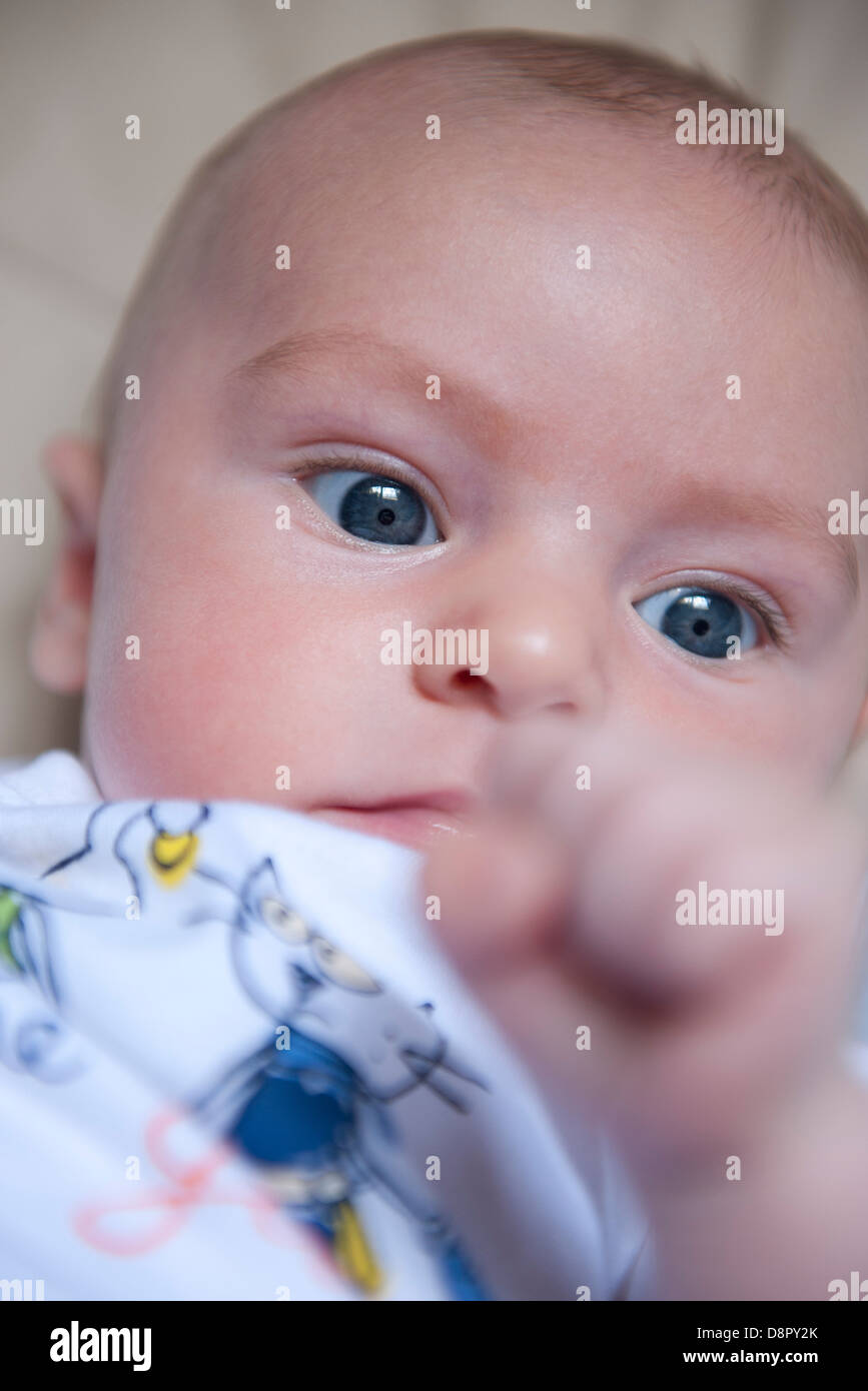 Open close fist hi-res stock photography and images - Alamy