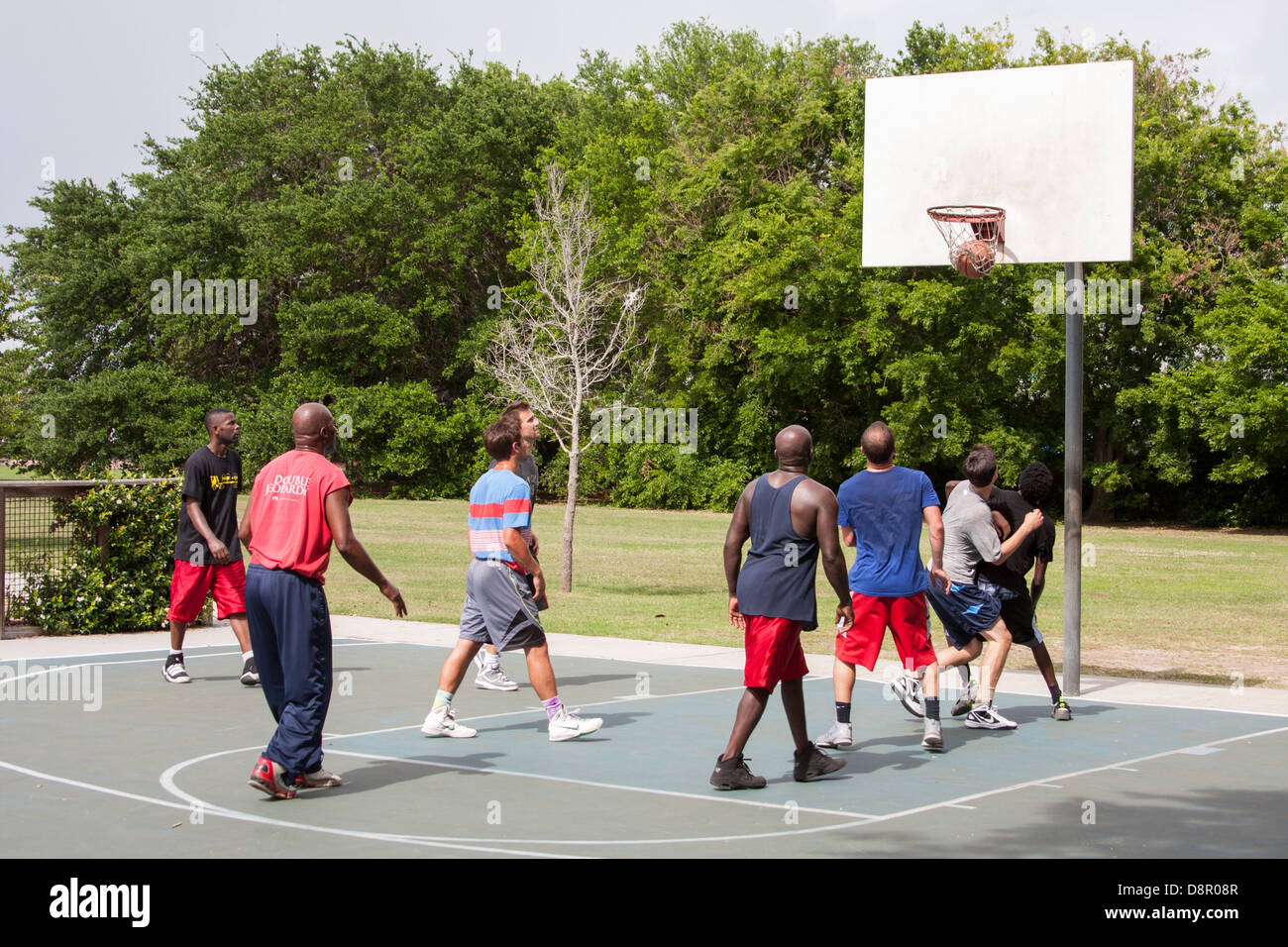 Group Of Guys Playing Basketball Stock Photo - Alamy Group Of Guys Playing Basketball Stock Photo - Alamy