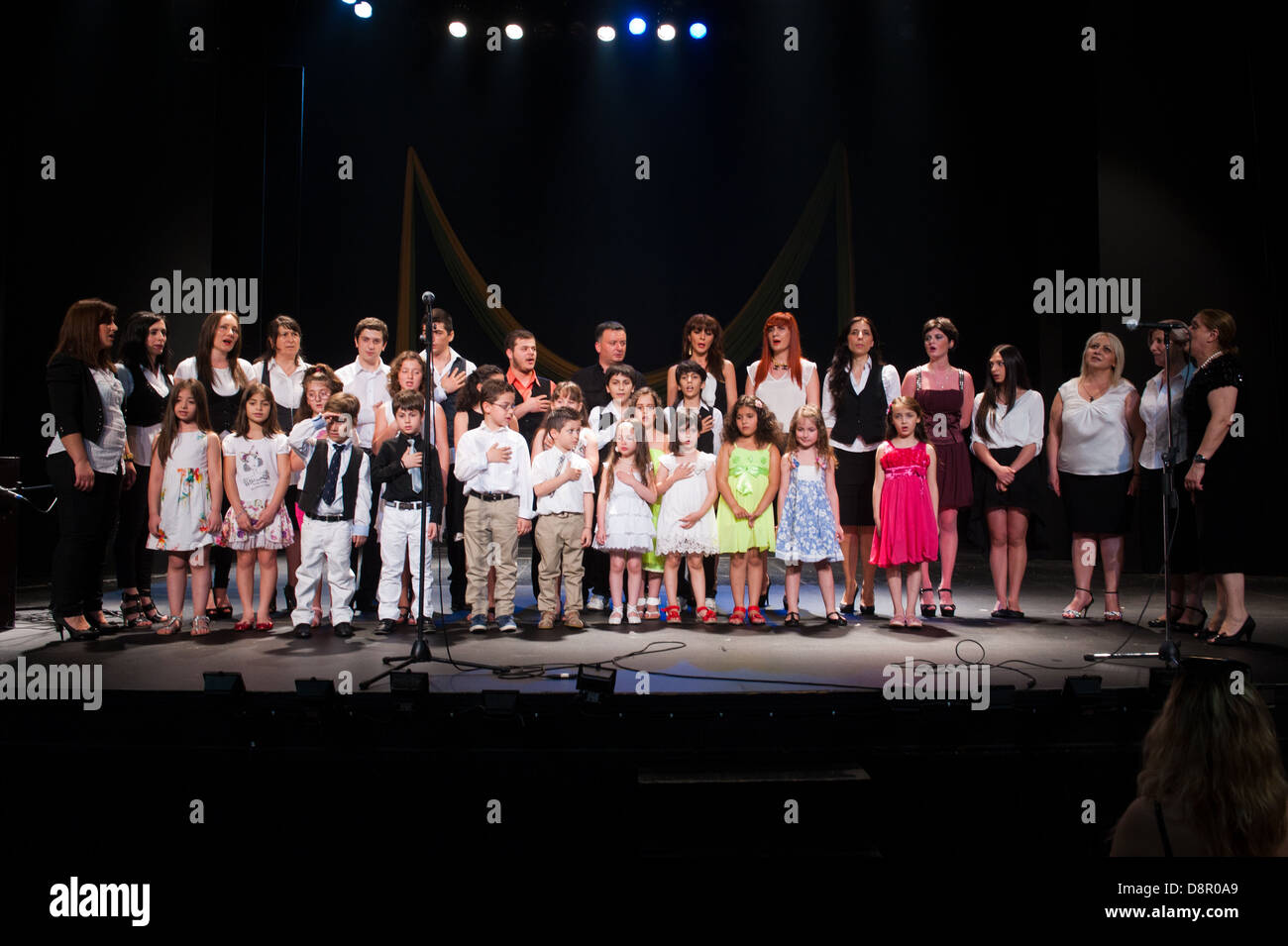 Musician singing national anthem hi-res stock photography and images ...