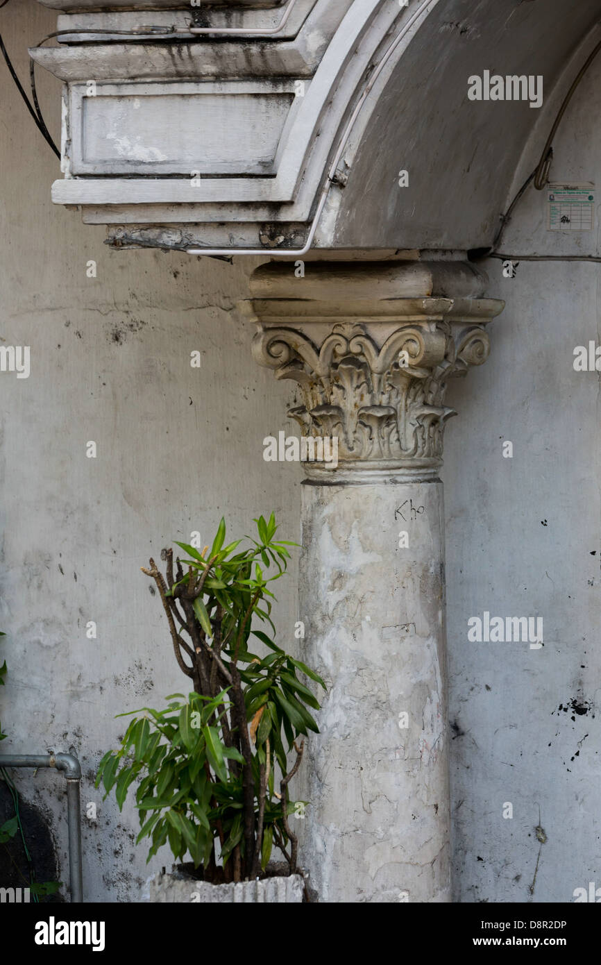 Column and Plant in Makati City in Manila, Philippines Stock Photo - Alamy