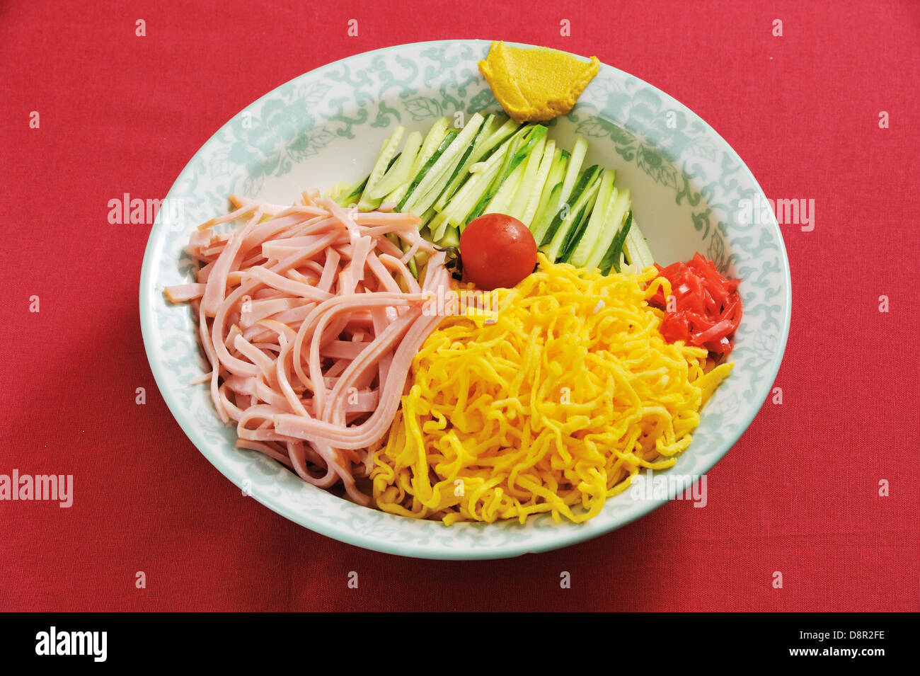Chinese-style cold noodles Stock Photo - Alamy