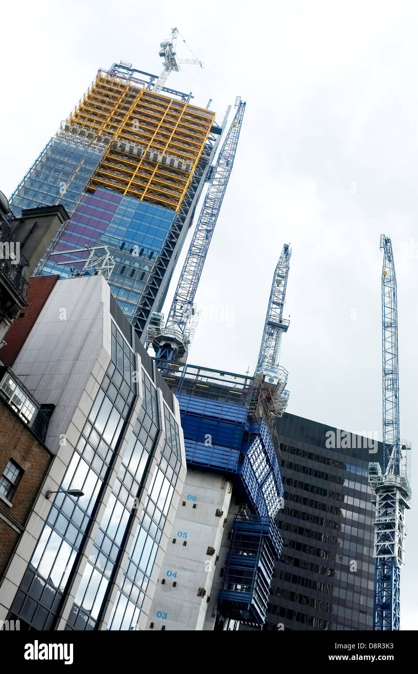 Construction of an office building Stock Photo - Alamy