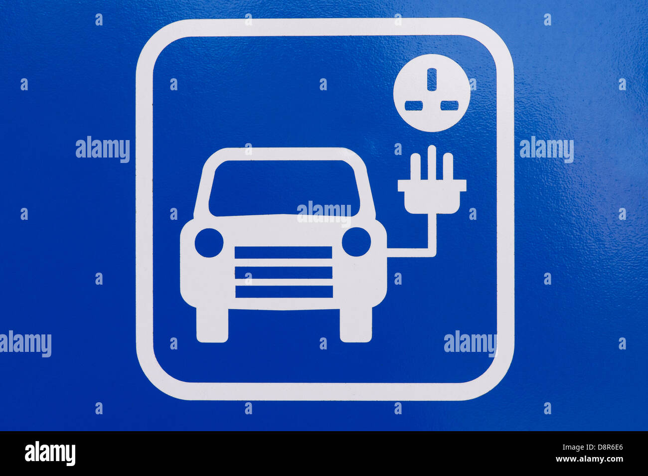 Electric car charging point sign hi-res stock photography and images ...