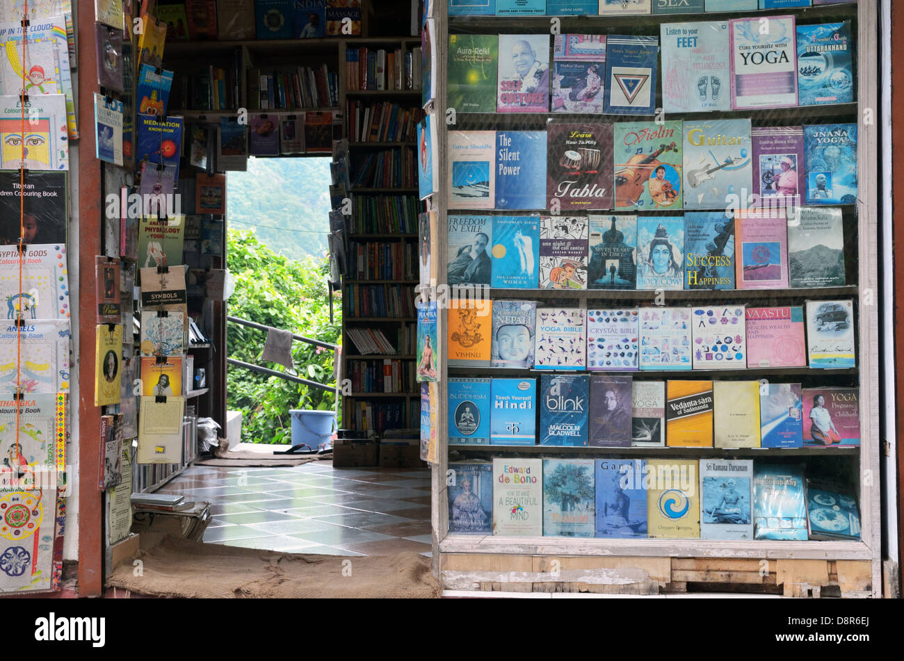 Indian bookshop bookstore india hi-res stock photography and images - Alamy