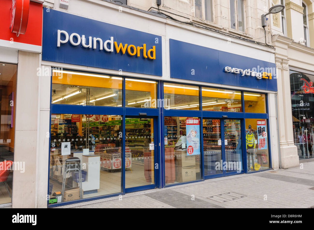 Pound shop hi-res stock photography and images - Alamy