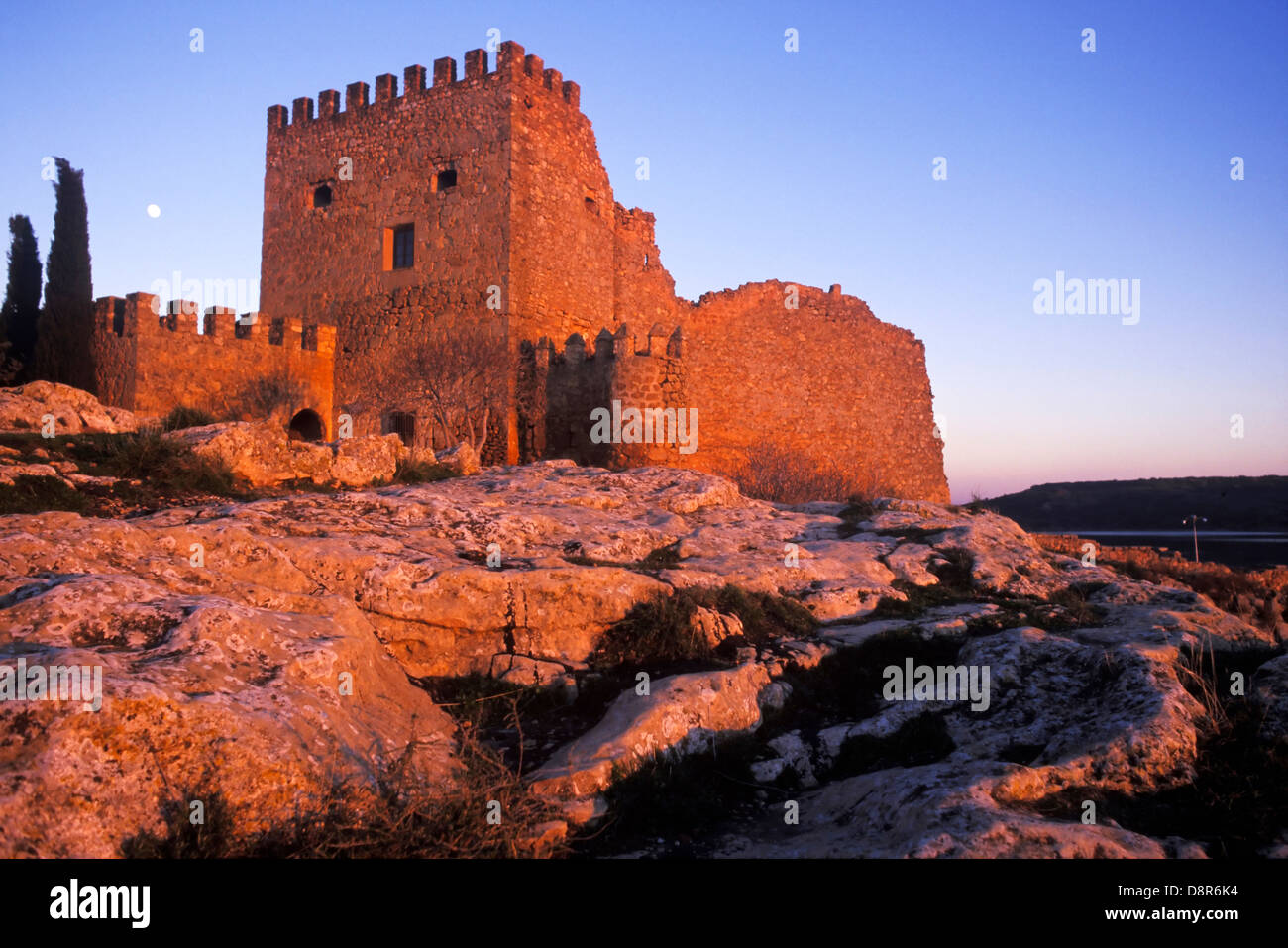 12th century castles in europe hi-res stock photography and images - Alamy