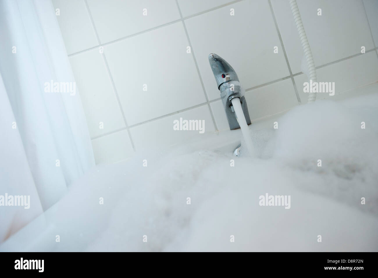 Bubble baths hi-res stock photography and images - Alamy