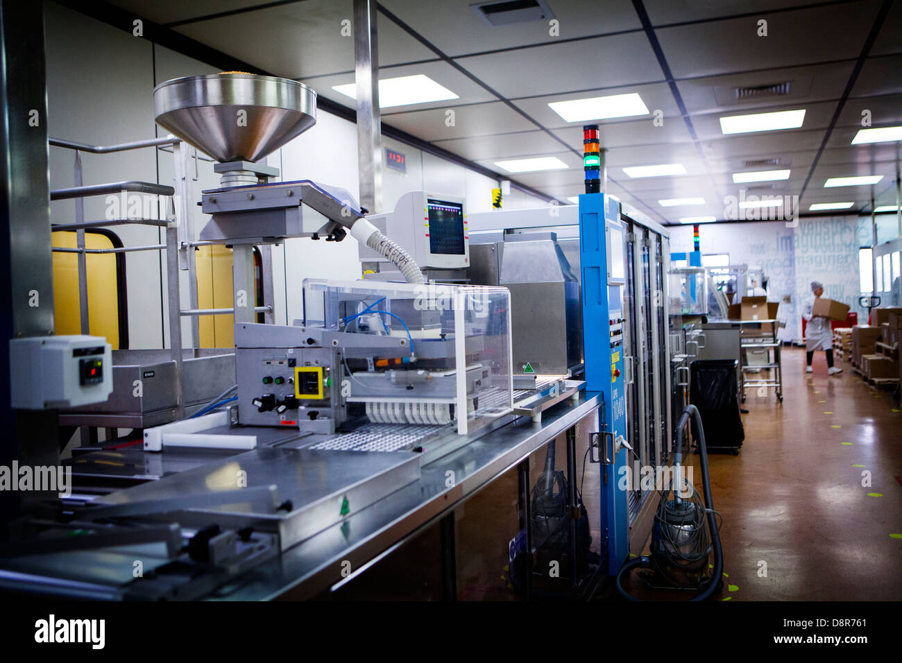 Pharmaceutical production line hi-res stock photography and images - Alamy