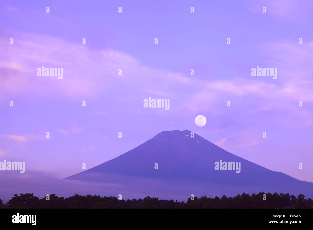 Full moon and Mount Fuji, Yamanashi Prefecture Stock Photo - Alamy
