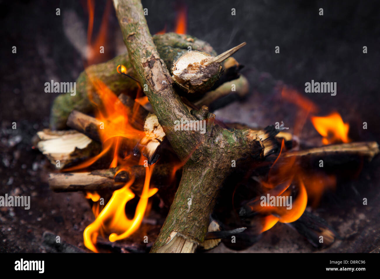 Burning wood hi-res stock photography and images - Alamy