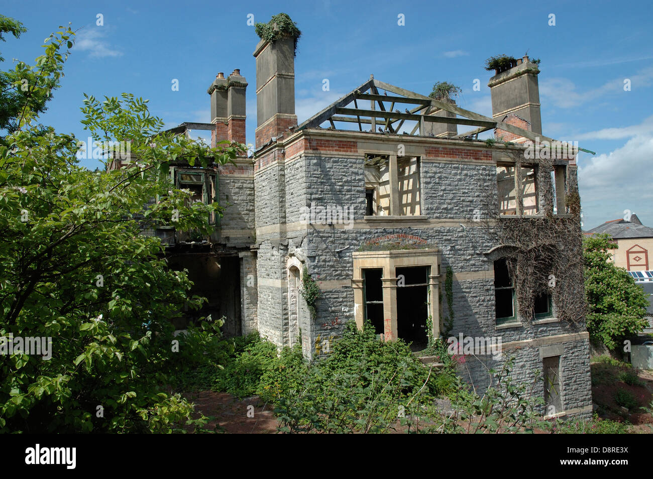 Derelict abandoned building hi-res stock photography and images - Alamy