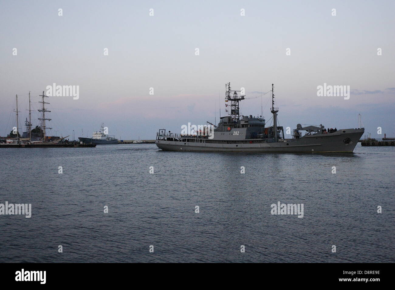 Navy ship naval soldierssailor naval soldiers hi-res stock photography ...