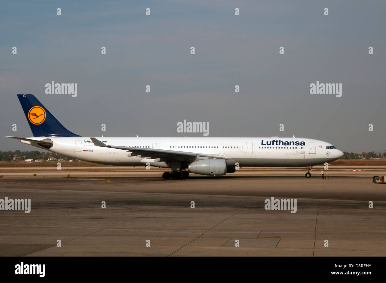 Aircraft High Resolution Stock Photography and Images - Alamy
