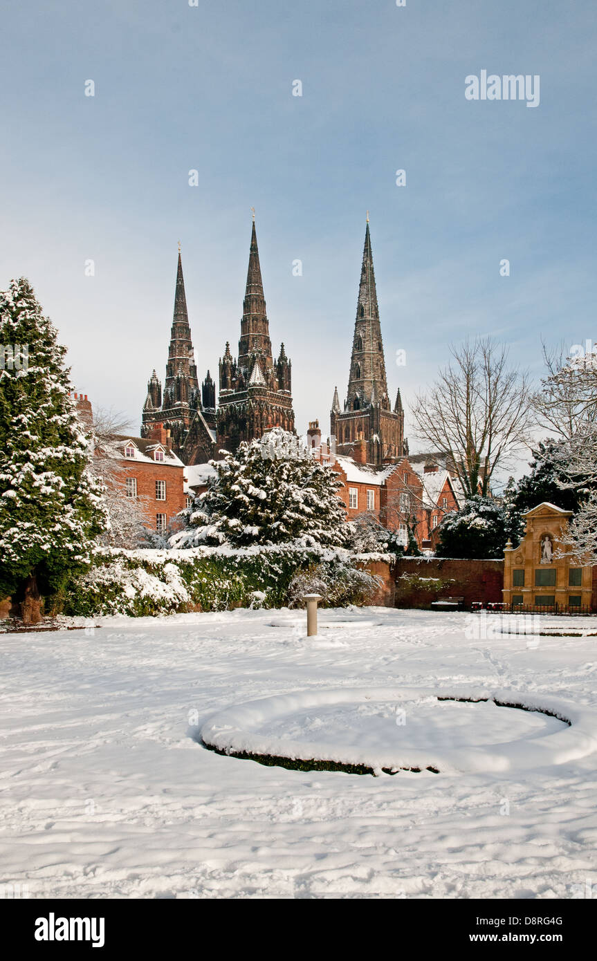 Lichfield Cathedral from Memorial Gardens with snow in winter Stock ...