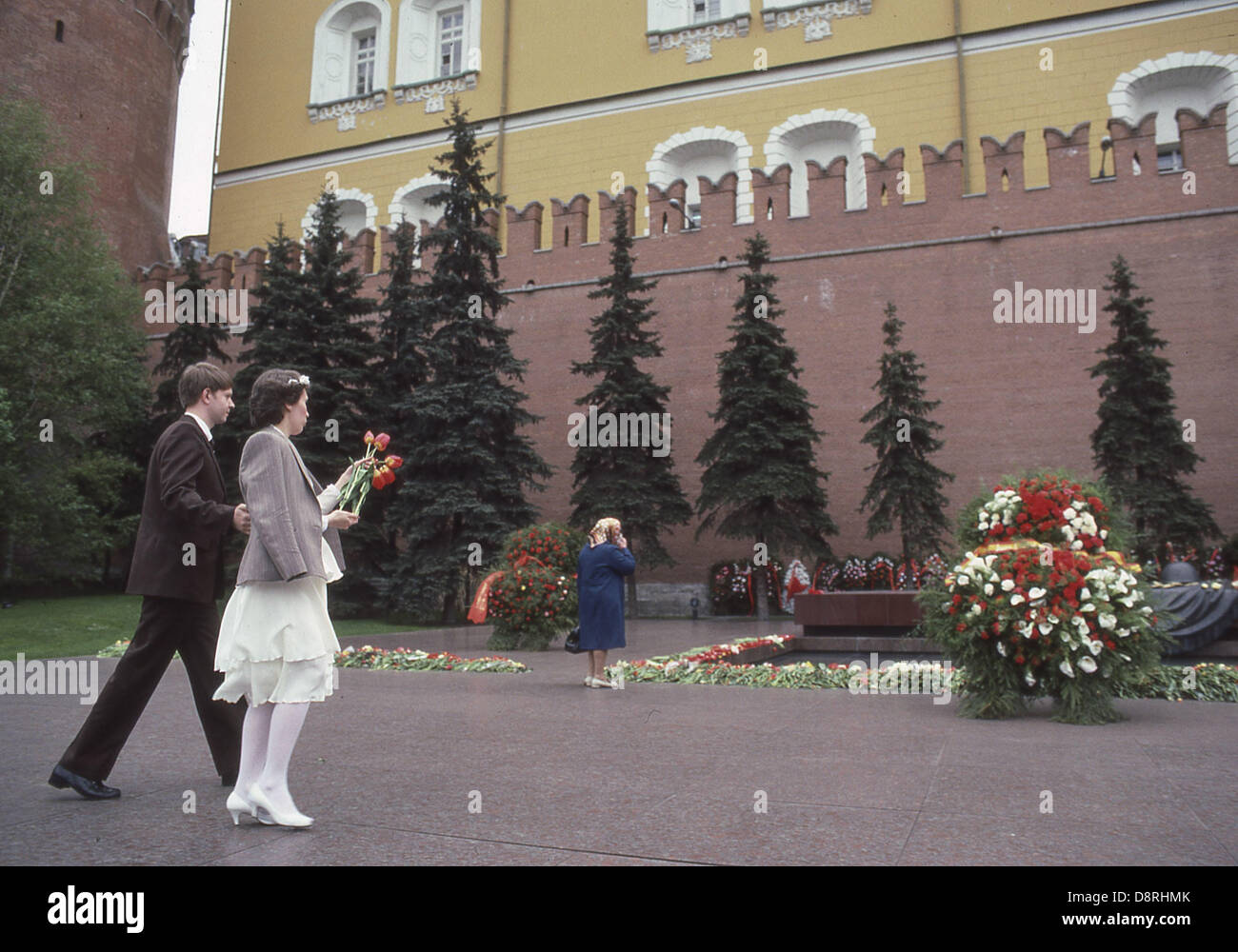 May 30, 1988 - Moscow, RU - Newlyweds approach the Tomb of the Unknown ...
