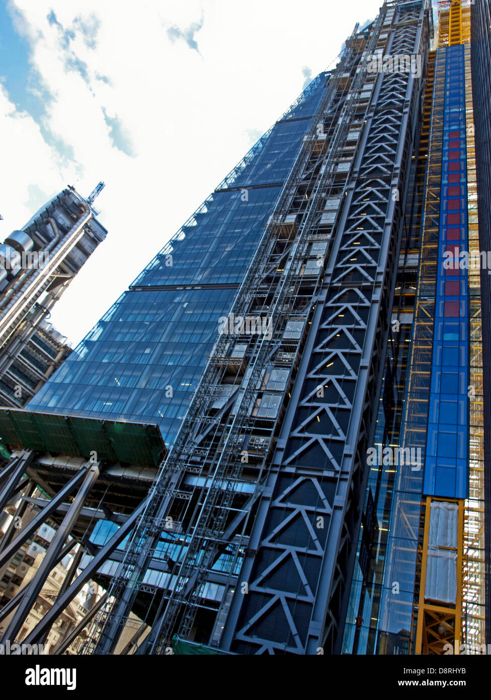Structural engineering infrastructure modern city of london offices ...