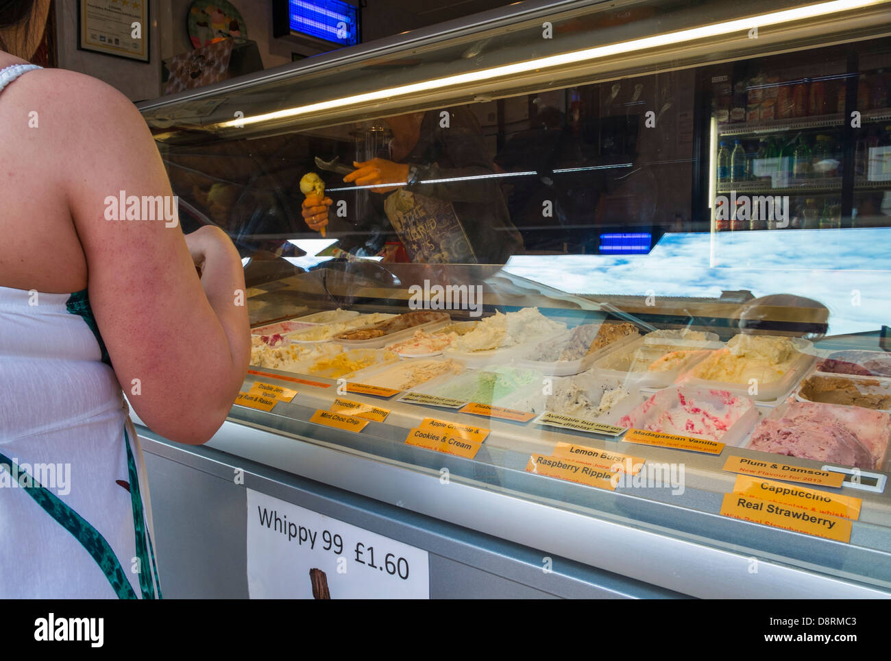 Ice cream shop counter hi-res stock photography and images - Alamy