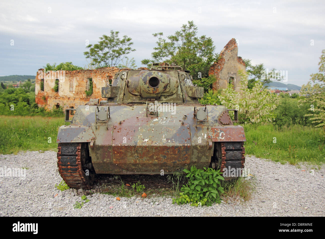 Abandoned military army tank hi-res stock photography and images - Alamy