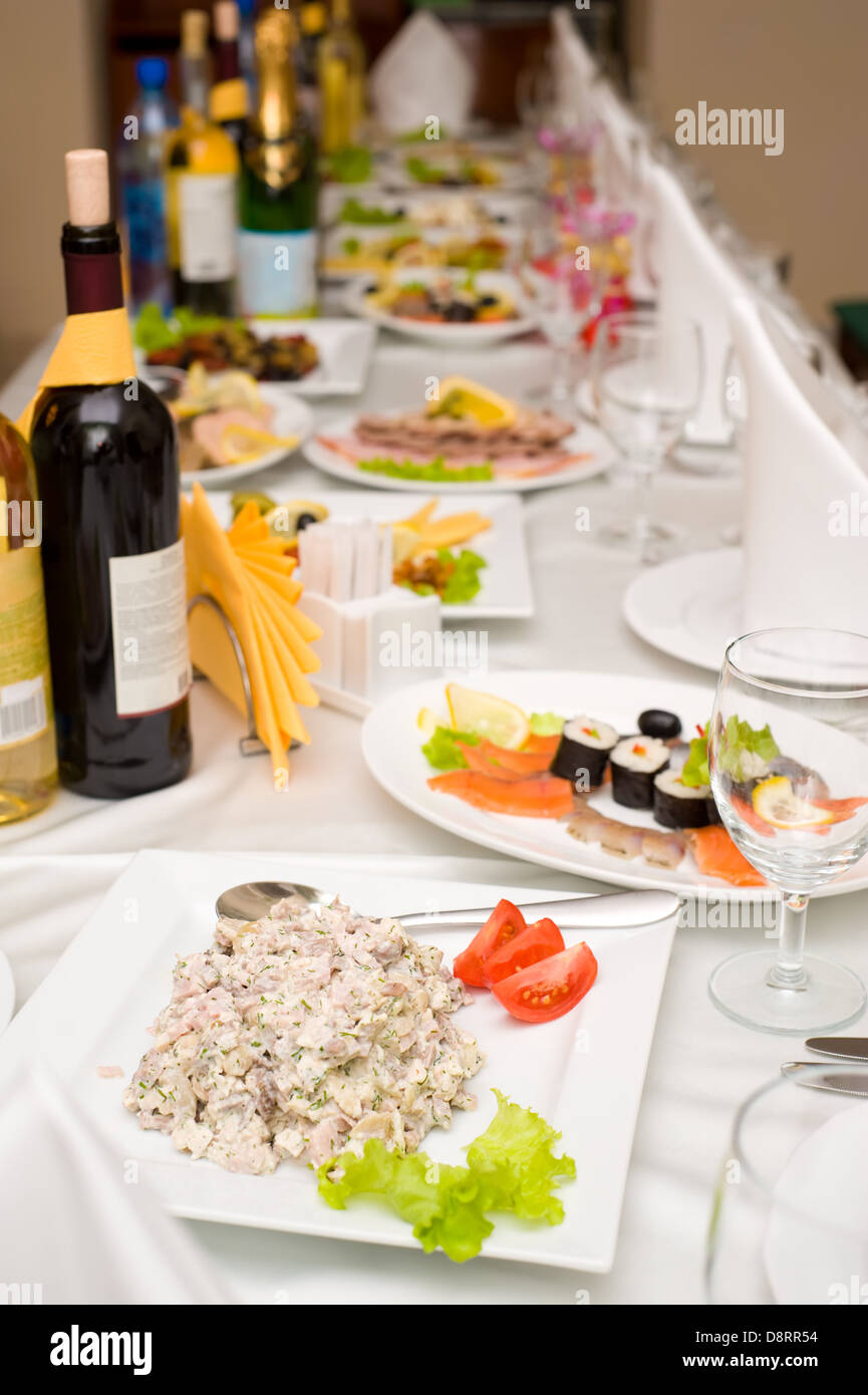 Banquet table hi-res stock photography and images - Alamy