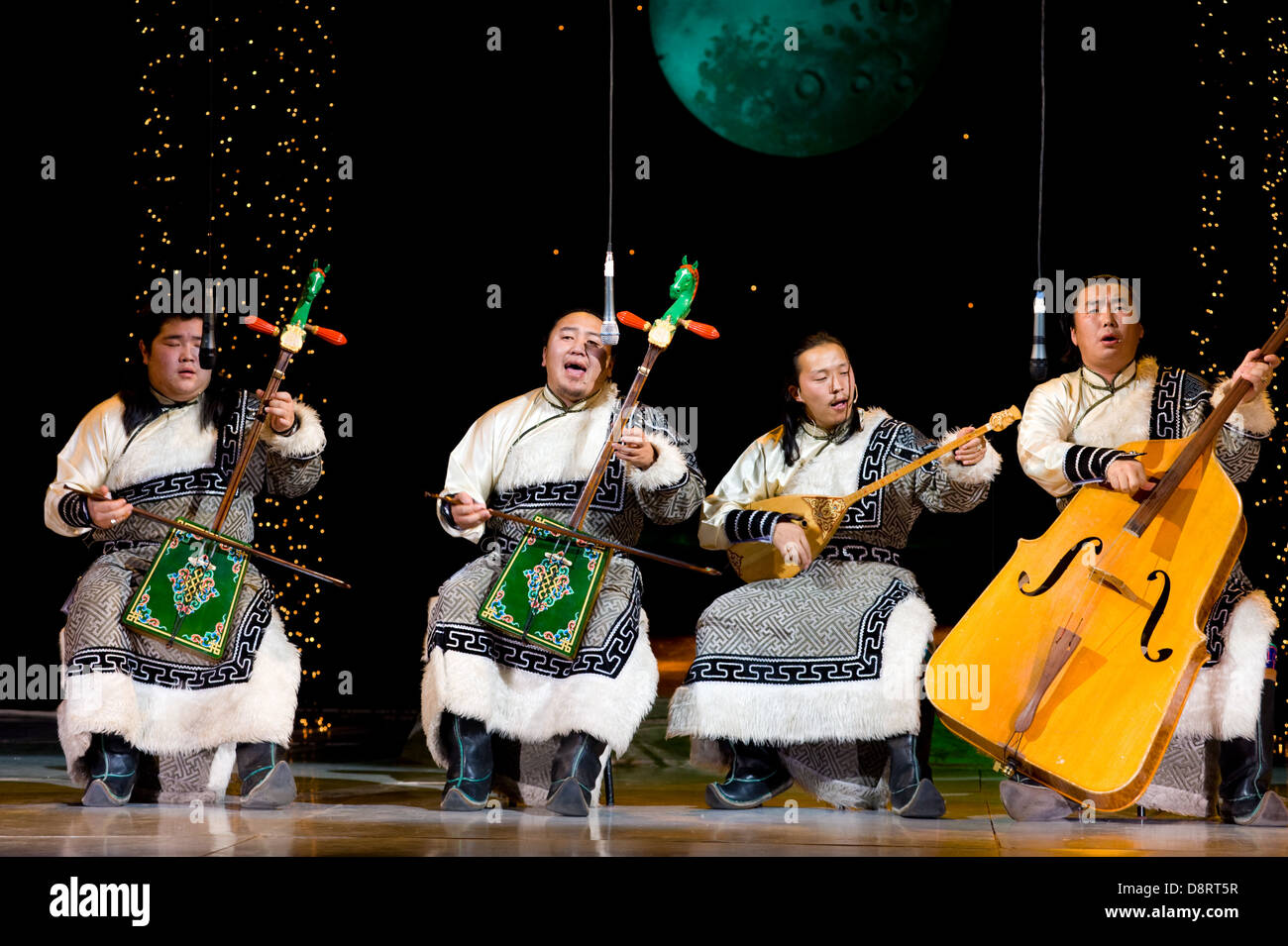 asian singers of guttural singing Stock Photo - Alamy