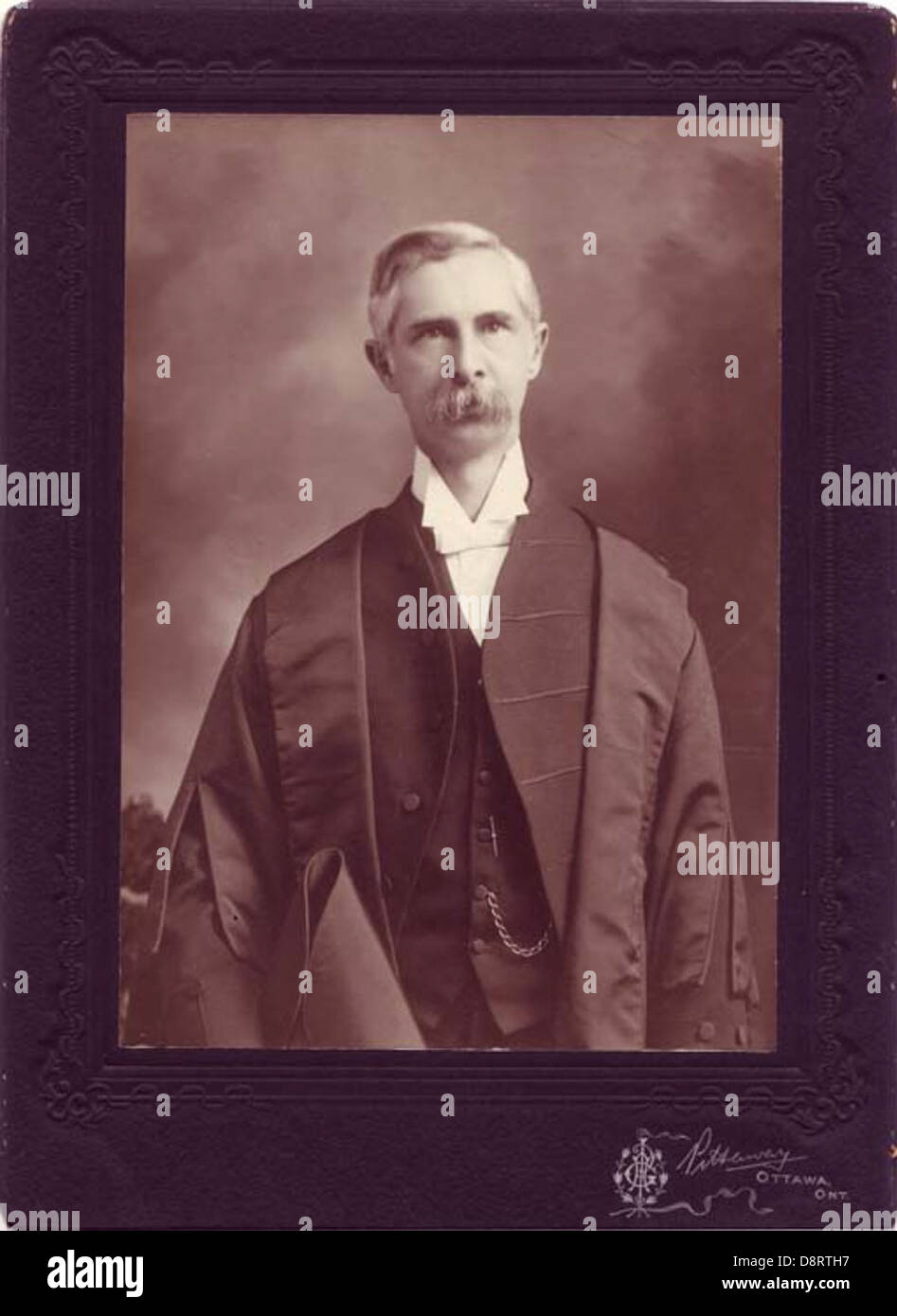 Photograph of Robert F. Sutherland Stock Photo - Alamy