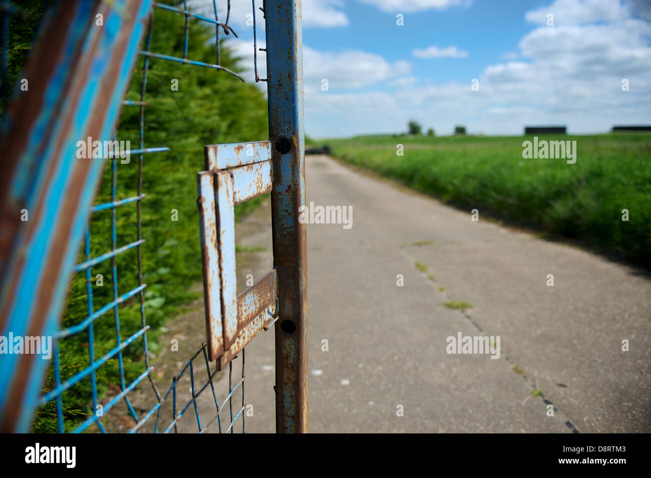 Open gates hi-res stock photography and images - Alamy