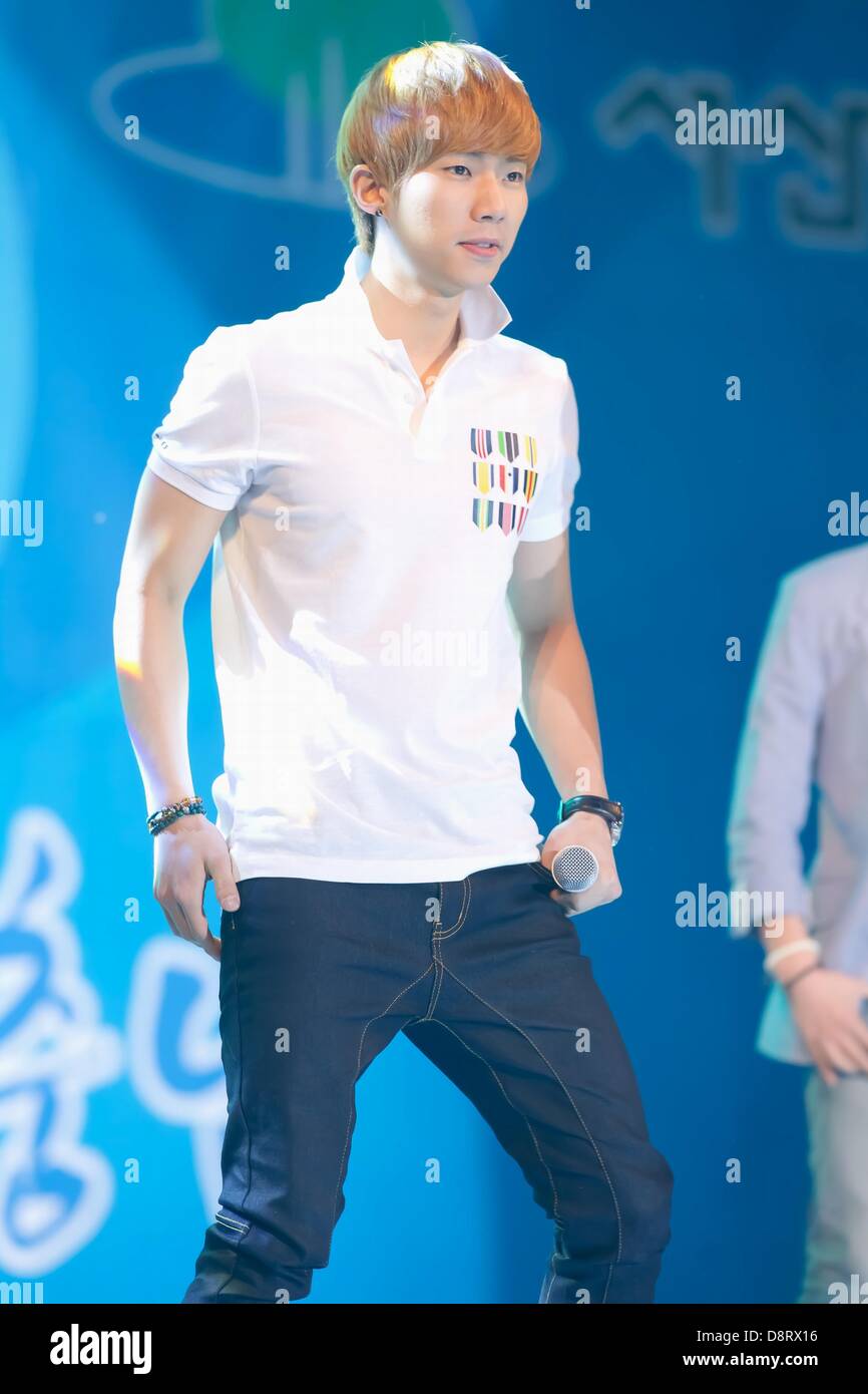 Boy group ZE:A performed at a disabled persons sports meeting in Seoul ...