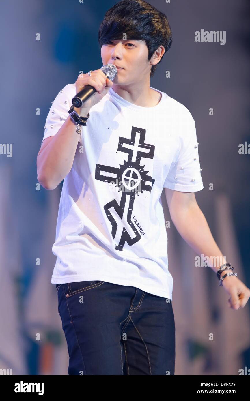 Boy group ZE:A performed at a disabled persons sports meeting in Seoul ...