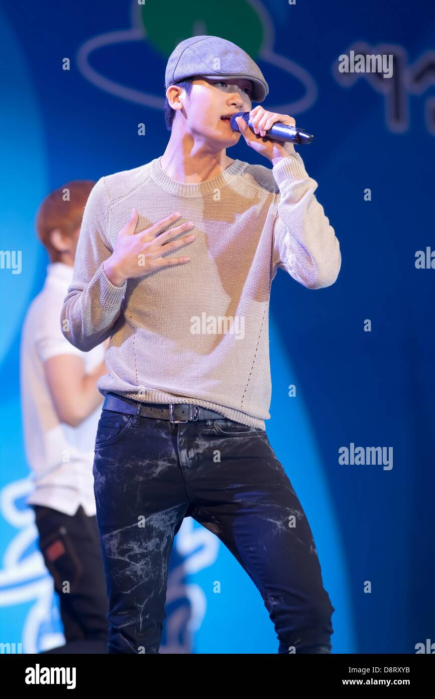 Boy group ZE:A performed at a disabled persons sports meeting in Seoul ...