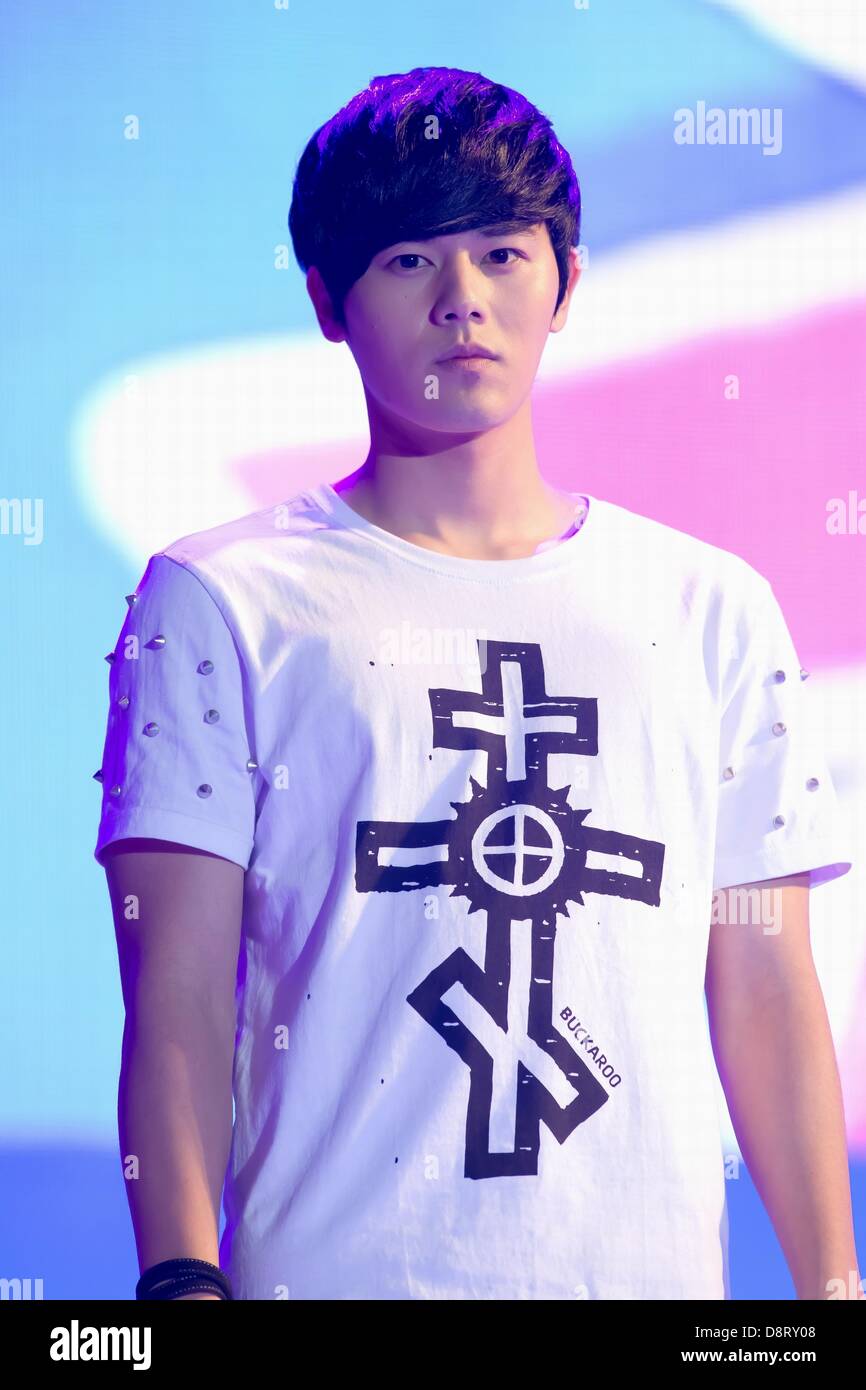 Boy group ZE:A performed at a disabled persons sports meeting in Seoul ...