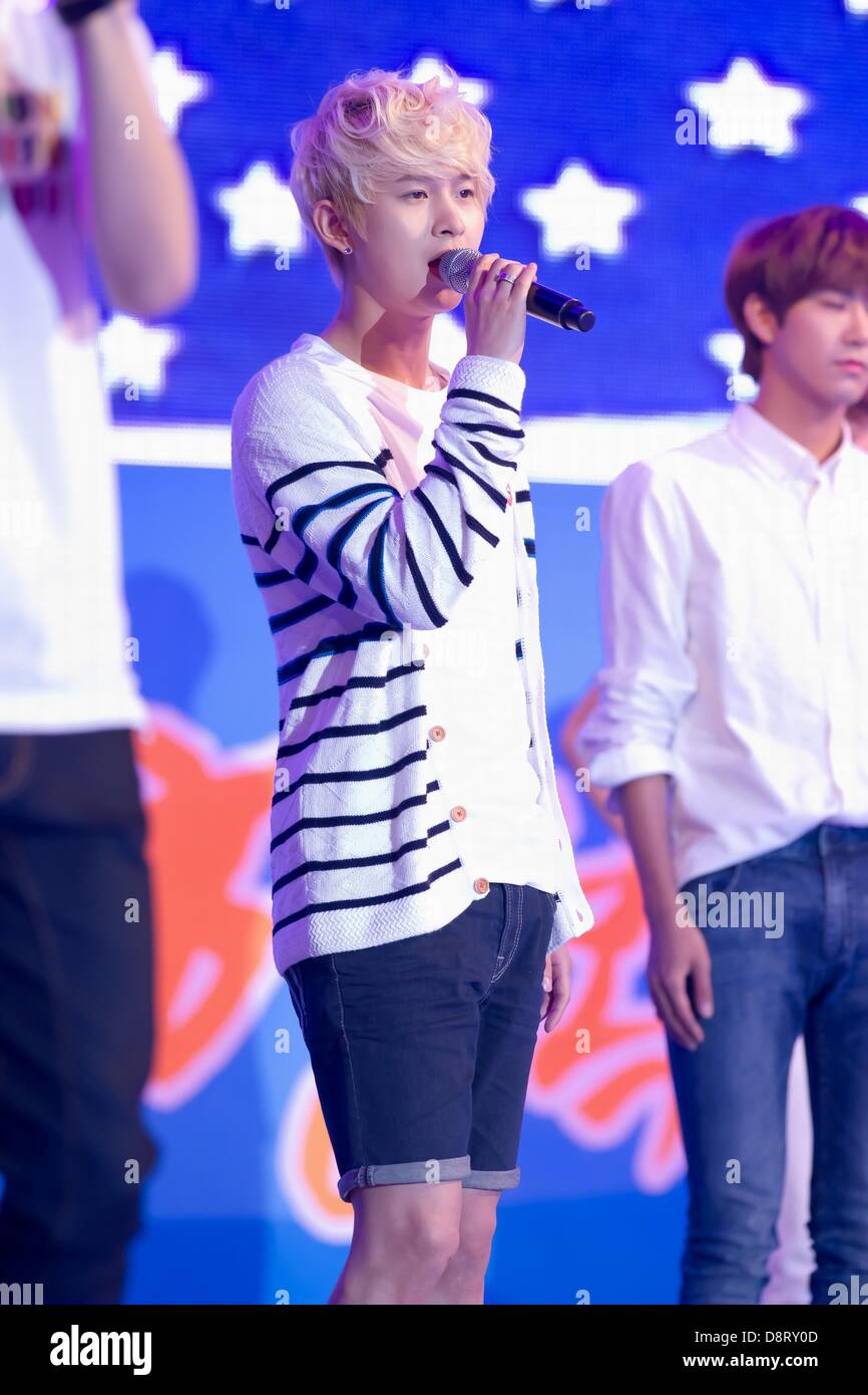 Boy group ZE:A performed at a disabled persons sports meeting in Seoul ...