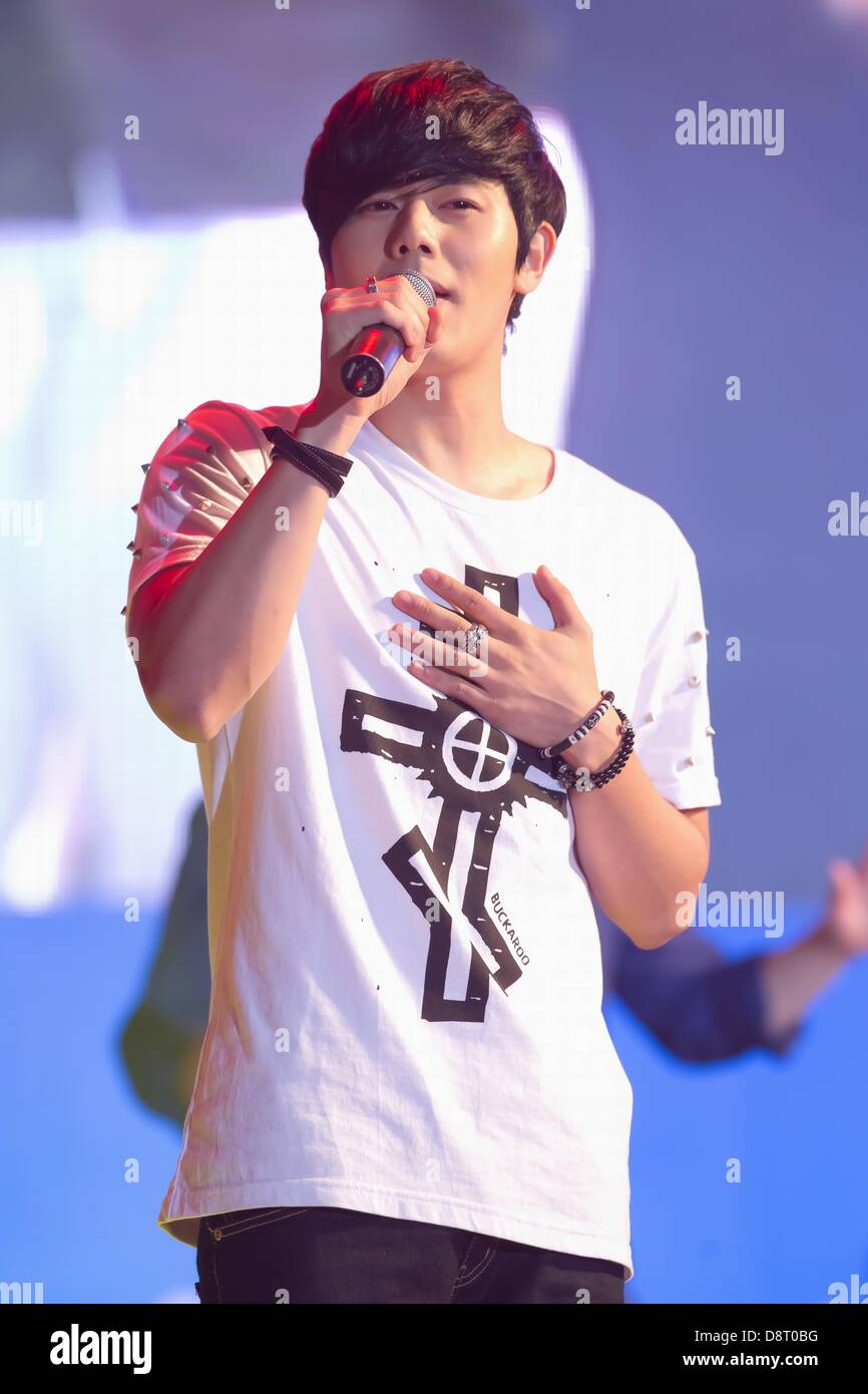 Boy group ZE:A performed at a disabled persons sports meeting in Seoul ...