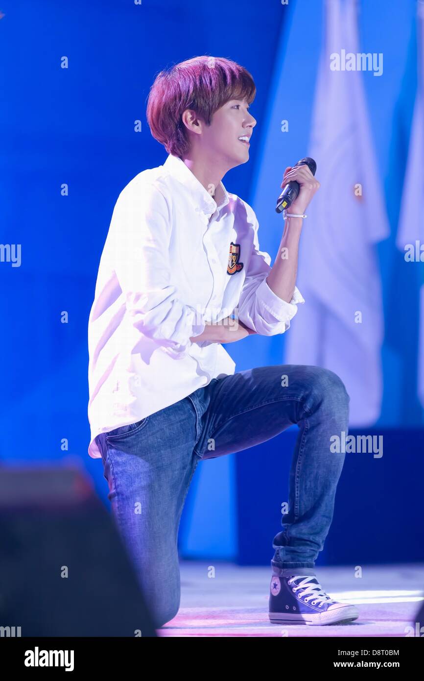 Boy group ZE:A performed at a disabled persons sports meeting in Seoul ...