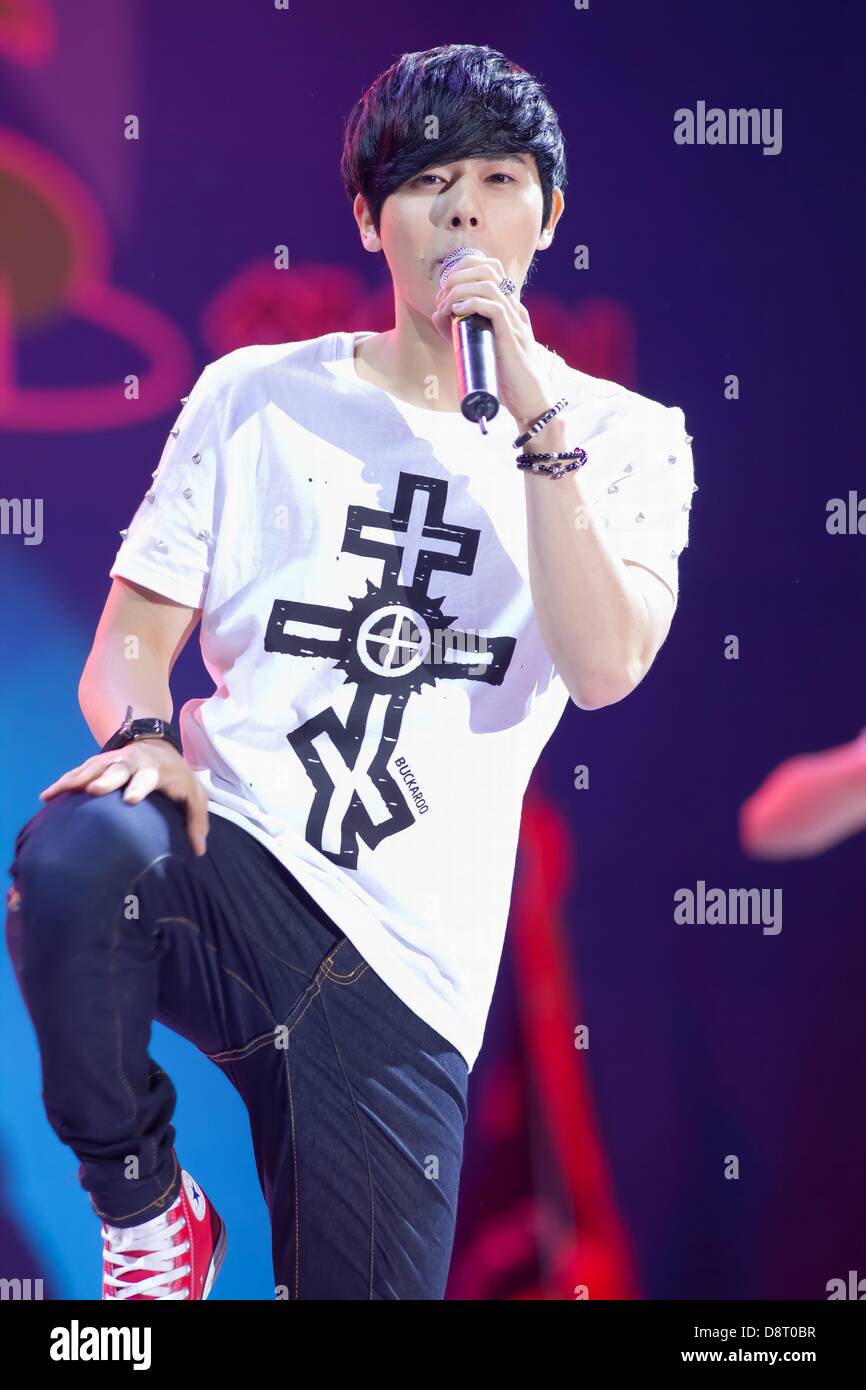 Boy group ZE:A performed at a disabled persons sports meeting in Seoul ...