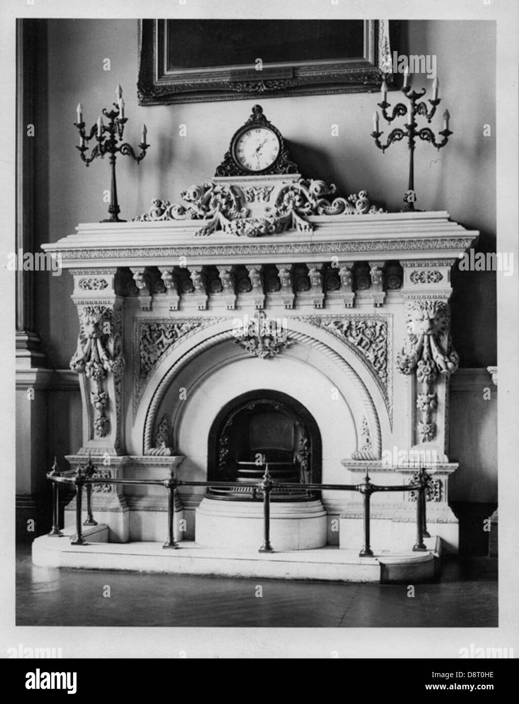 Library fireplaces hi-res stock photography and images - Alamy